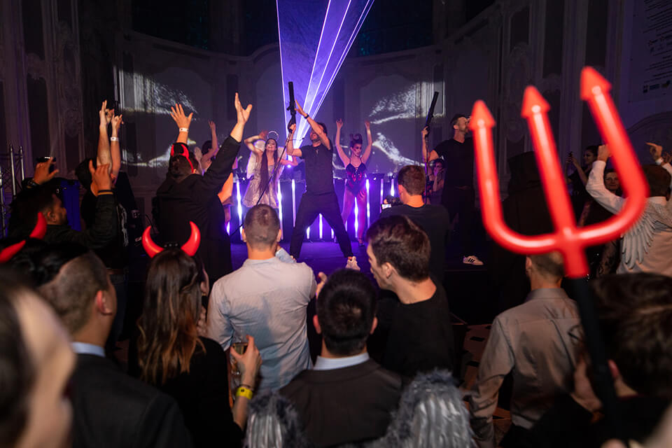 About Us | Arηs Group